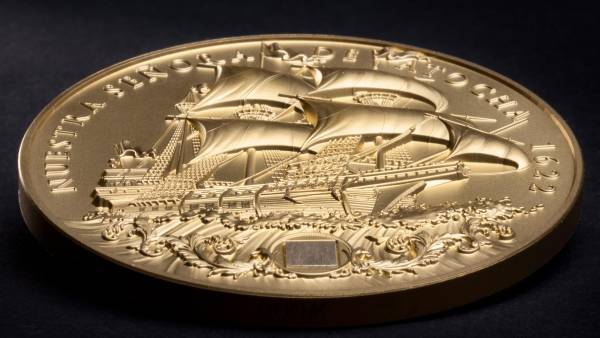 The rediscovered wreck of the Spanish treasure galleon, Nuestra Senora ...